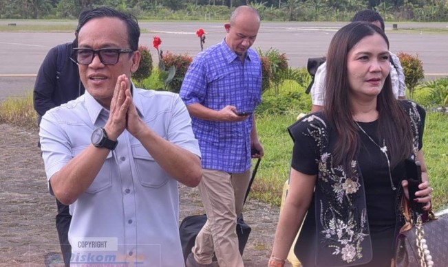 Sosok Silvia Rinita Harefa, Istri Wamenaker Immanuel Ebenezer